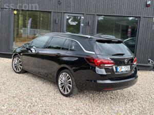 Black Opel Astra 2016 in Riga, with an engine capacity of 1.60 L and mileage of 199 thousand km for 8300 €, photo 8 on AUTOMOTO.COM.LV