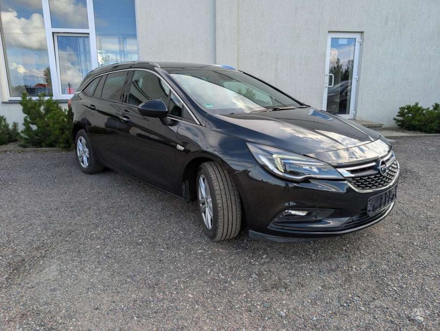 Black Opel Astra 2016 in Marijampole, with an engine capacity of 1.60 L and mileage of 131 thousand km for 5200 €, photo 3 on AUTOMOTO.COM.LV