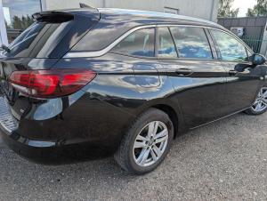 Black Opel Astra 2016 in Marijampole, with an engine capacity of 1.60 L and mileage of 131 thousand km for 5200 €, photo 12 on AUTOMOTO.COM.LV