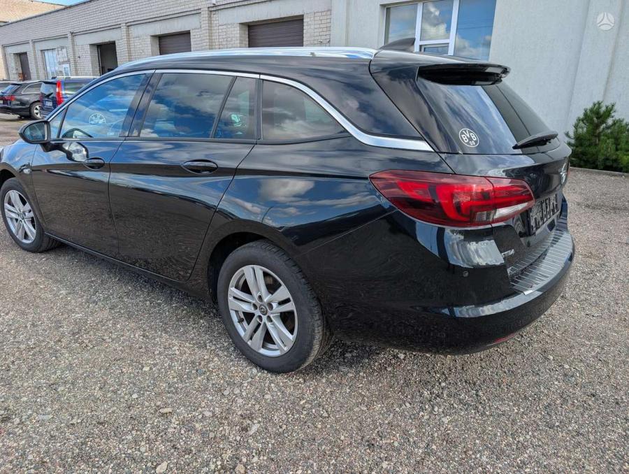 Black Opel Astra 2016 in Marijampole, with an engine capacity of 1.60 L and mileage of 131 thousand km for 5200 €, photo 21 on AUTOMOTO.COM.LV