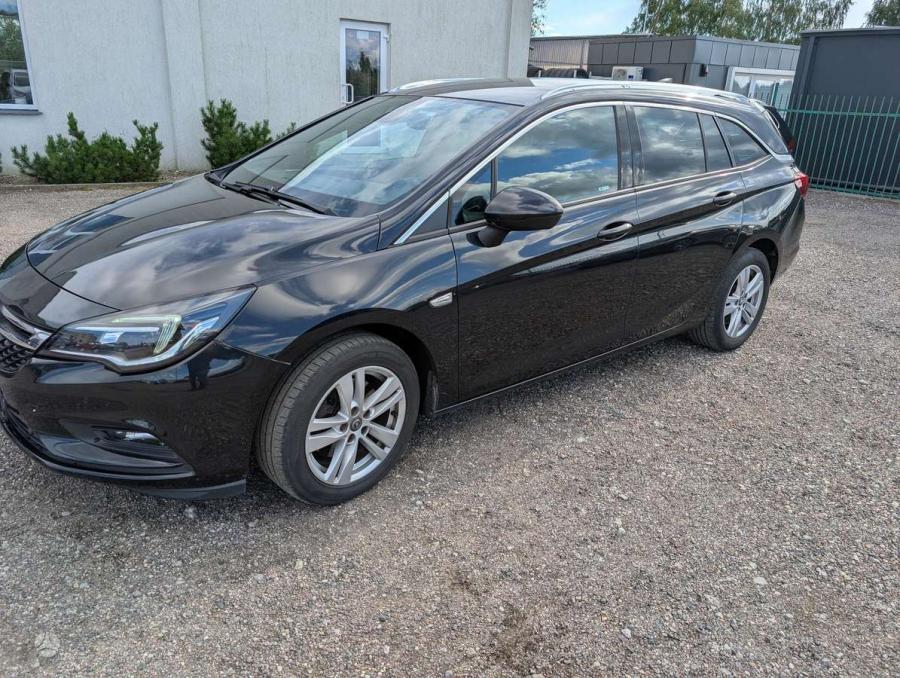 Black Opel Astra 2016 in Marijampole, with an engine capacity of 1.60 L and mileage of 131 thousand km for 5200 €, photo 22 on AUTOMOTO.COM.LV