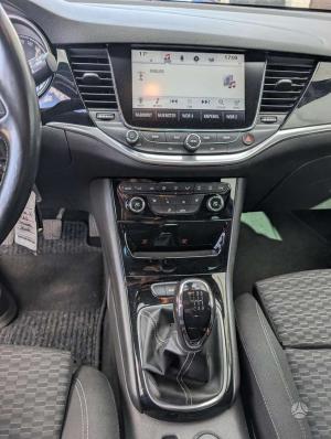 Black Opel Astra 2016 in Marijampole, with an engine capacity of 1.60 L and mileage of 131 thousand km for 5200 €, photo 30 on AUTOMOTO.COM.LV