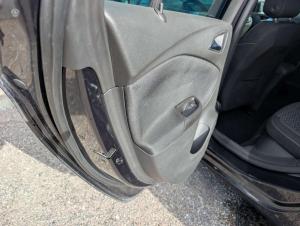 Black Opel Astra 2016 in Marijampole, with an engine capacity of 1.60 L and mileage of 131 thousand km for 5200 €, photo 32 on AUTOMOTO.COM.LV