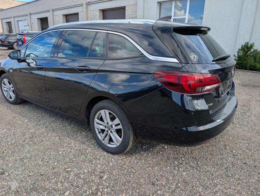 Black Opel Astra 2016 in Marijampole, with an engine capacity of 1.60 L and mileage of 131 thousand km for 5200 €, photo 40 on AUTOMOTO.COM.LV