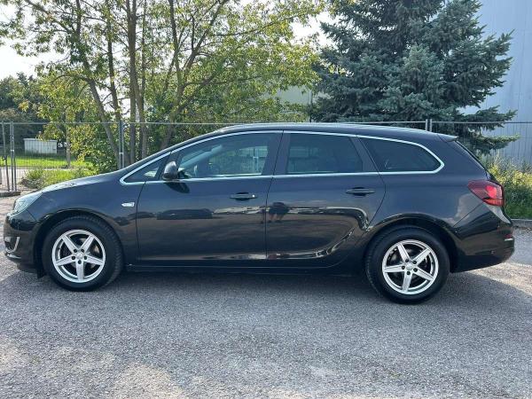 Black Opel Astra 2016 in Marijampole, with an engine capacity of 1.36 L and mileage of 168 thousand km for 5900 €, photo 7 on AUTOMOTO.COM.LV