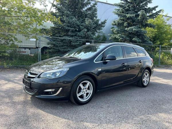 Black Opel Astra 2016 in Marijampole, with an engine capacity of 1.36 L and mileage of 168 thousand km for 5900 €, photo 8 on AUTOMOTO.COM.LV