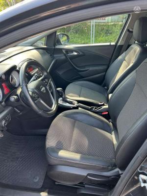 Black Opel Astra 2016 in Marijampole, with an engine capacity of 1.36 L and mileage of 168 thousand km for 5900 €, photo 13 on AUTOMOTO.COM.LV