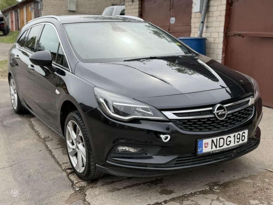 Melns Opel Astra 2016 Šauļi, ar dzinēja tilpumu 1.60 L un nobraukumu 220 tūkst. km par 2600 €, foto 1 vietnē AUTOMOTO.COM.LV