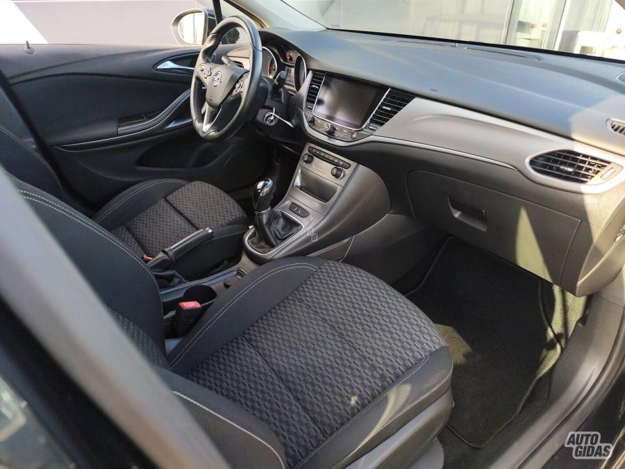 Black Opel Astra 2016 in Ramuciai, with an engine capacity of 1.60 L and mileage of 134 thousand km for 5950 €, photo 15 on AUTOMOTO.COM.LV