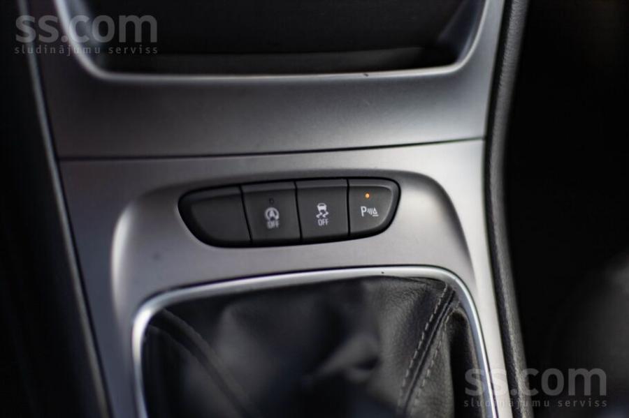 Melns Opel Astra 2016 Rīga, ar dzinēja tilpumu 1.60 L un nobraukumu 374 tūkst. km par 5990 €, foto 24 vietnē AUTOMOTO.COM.LV