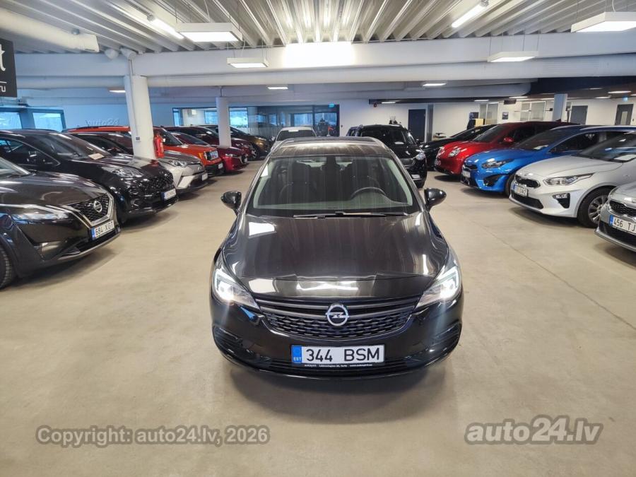 Black Opel Astra 2017 in Tartu, with an engine capacity of 1.40 L and mileage of 100 thousand km for 6990 €, photo 2 on AUTOMOTO.COM.LV