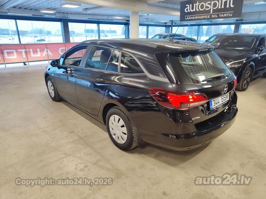 Black Opel Astra 2017 in Tartu, with an engine capacity of 1.40 L and mileage of 100 thousand km for 6990 €, photo 4 on AUTOMOTO.COM.LV