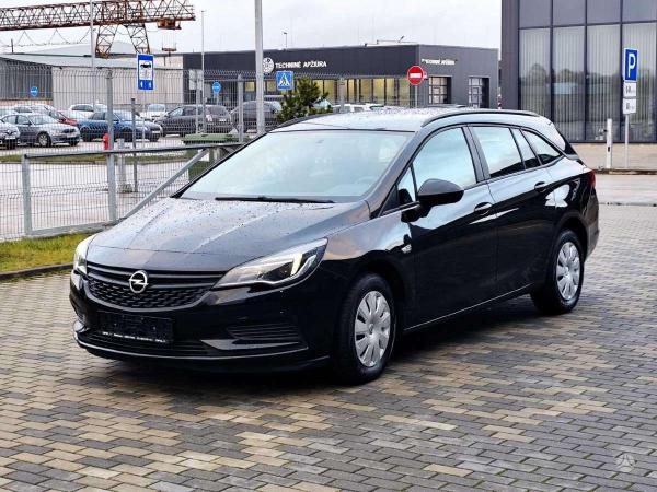 Black Opel Astra 2017 in Siauliai, with an engine capacity of 1.60 L and mileage of 198 thousand km for 4700 €, photo 3 on AUTOMOTO.COM.LV