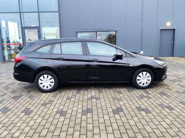 Black Opel Astra 2017 in Siauliai, with an engine capacity of 1.60 L and mileage of 198 thousand km for 4700 €, photo 8 on AUTOMOTO.COM.LV