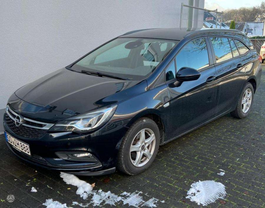 Black Opel Astra 2017 in Kretinga, with an engine capacity of 1.60 L and mileage of 141 thousand km for 6150 €, photo 39 on AUTOMOTO.COM.LV