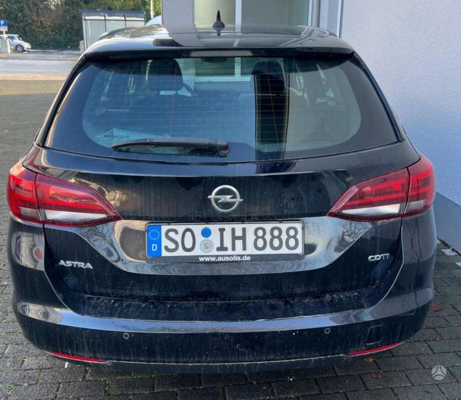 Black Opel Astra 2017 in Kretinga, with an engine capacity of 1.60 L and mileage of 141 thousand km for 6150 €, photo 40 on AUTOMOTO.COM.LV