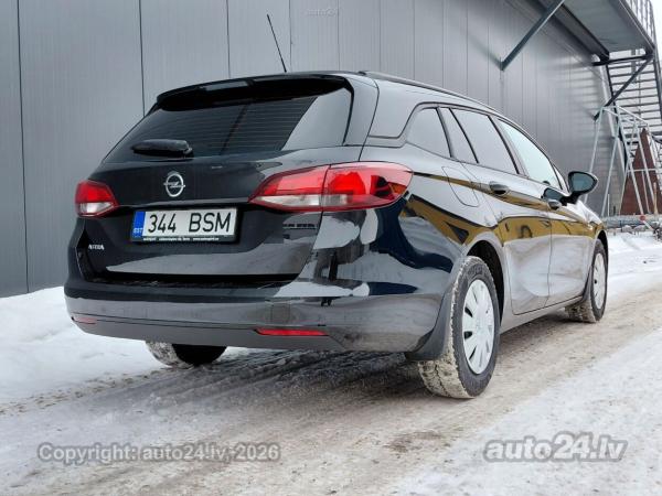 Black Opel Astra 2017 in Tartu, with an engine capacity of 1.40 L and mileage of 88 thousand km for 9199 €, photo 4 on AUTOMOTO.COM.LV