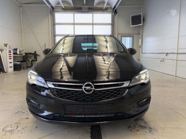Black Opel Astra 2017 in Radviliskis, with an engine capacity of 1.60 L and mileage of 231 thousand km for 5950 €, photo 5 on AUTOMOTO.COM.LV