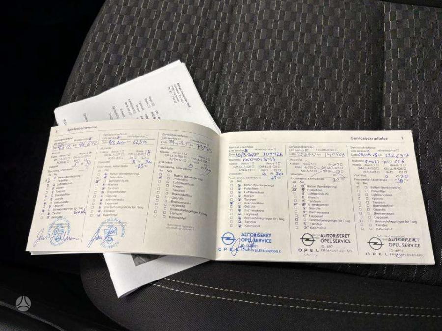 Black Opel Astra 2017 in Radviliskis, with an engine capacity of 1.60 L and mileage of 231 thousand km for 5950 €, photo 18 on AUTOMOTO.COM.LV