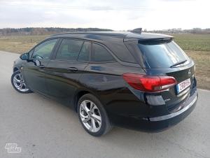 Black Opel Astra 2017 in Vilnius, with an engine capacity of 1.60 L and mileage of 231 thousand km for 5550 €, photo 4 on AUTOMOTO.COM.LV