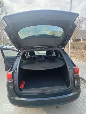 Black Opel Astra 2017 in Vilnius, with an engine capacity of 1.60 L and mileage of 231 thousand km for 5550 €, photo 30 on AUTOMOTO.COM.LV