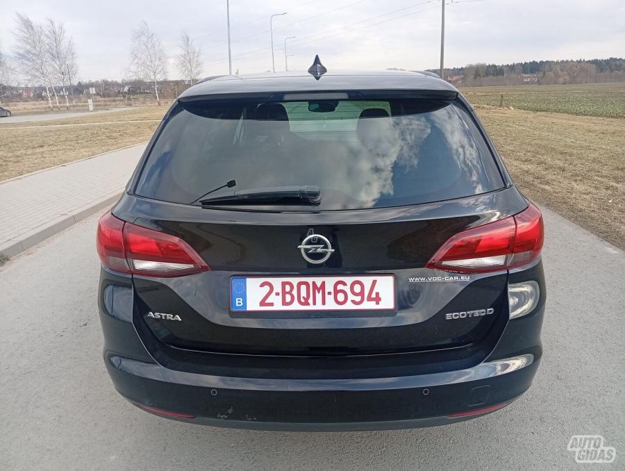 Black Opel Astra 2017 in Vilnius, with an engine capacity of 1.60 L and mileage of 231 thousand km for 5300 €, photo 6 on AUTOMOTO.COM.LV