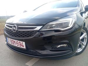 Black Opel Astra 2017 in Vilnius, with an engine capacity of 1.60 L and mileage of 231 thousand km for 5300 €, photo 7 on AUTOMOTO.COM.LV