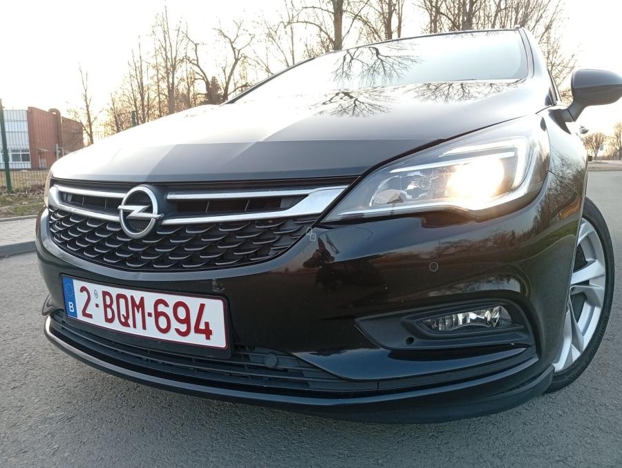Black Opel Astra 2017 in Vilnius, with an engine capacity of 1.60 L and mileage of 231 thousand km for 5300 €, photo 9 on AUTOMOTO.COM.LV