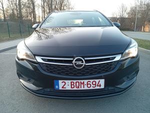 Black Opel Astra 2017 in Vilnius, with an engine capacity of 1.60 L and mileage of 231 thousand km for 5300 €, photo 2 on AUTOMOTO.COM.LV