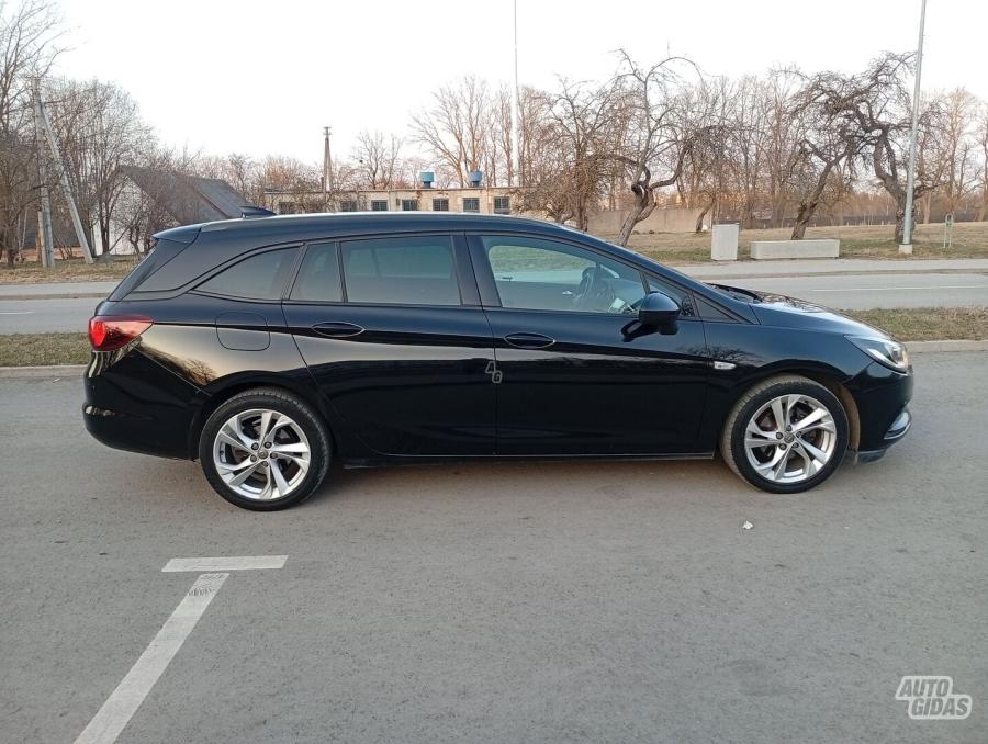 Black Opel Astra 2017 in Vilnius, with an engine capacity of 1.60 L and mileage of 231 thousand km for 5300 €, photo 9 on AUTOMOTO.COM.LV