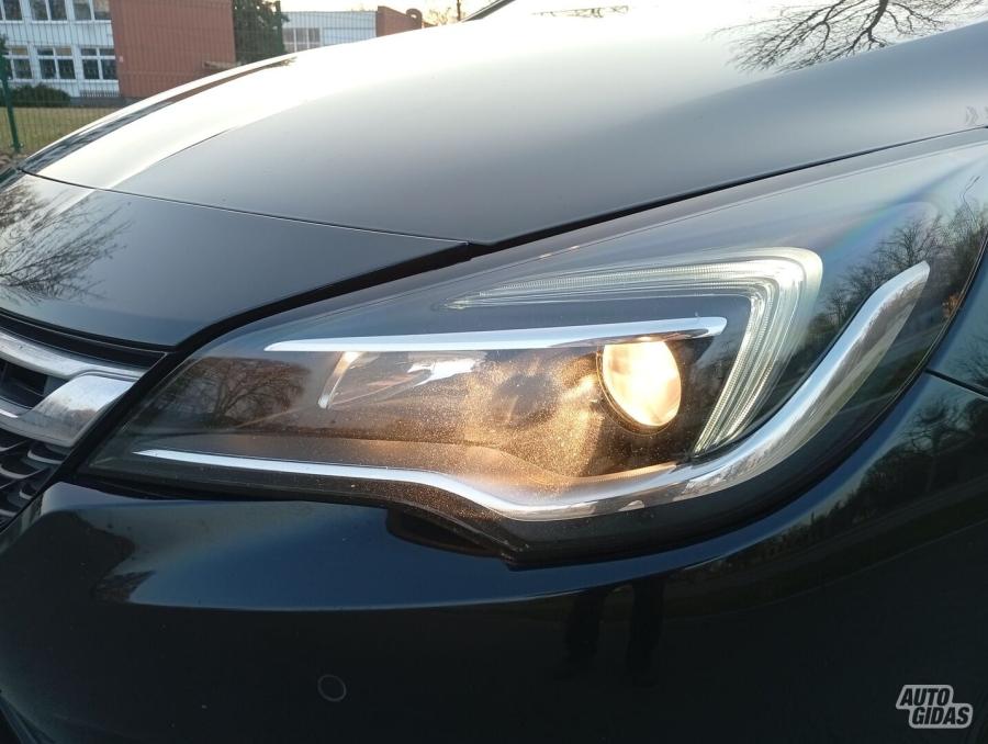 Black Opel Astra 2017 in Vilnius, with an engine capacity of 1.60 L and mileage of 231 thousand km for 5300 €, photo 14 on AUTOMOTO.COM.LV