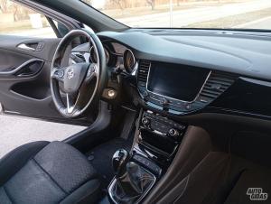 Black Opel Astra 2017 in Vilnius, with an engine capacity of 1.60 L and mileage of 231 thousand km for 5300 €, photo 20 on AUTOMOTO.COM.LV