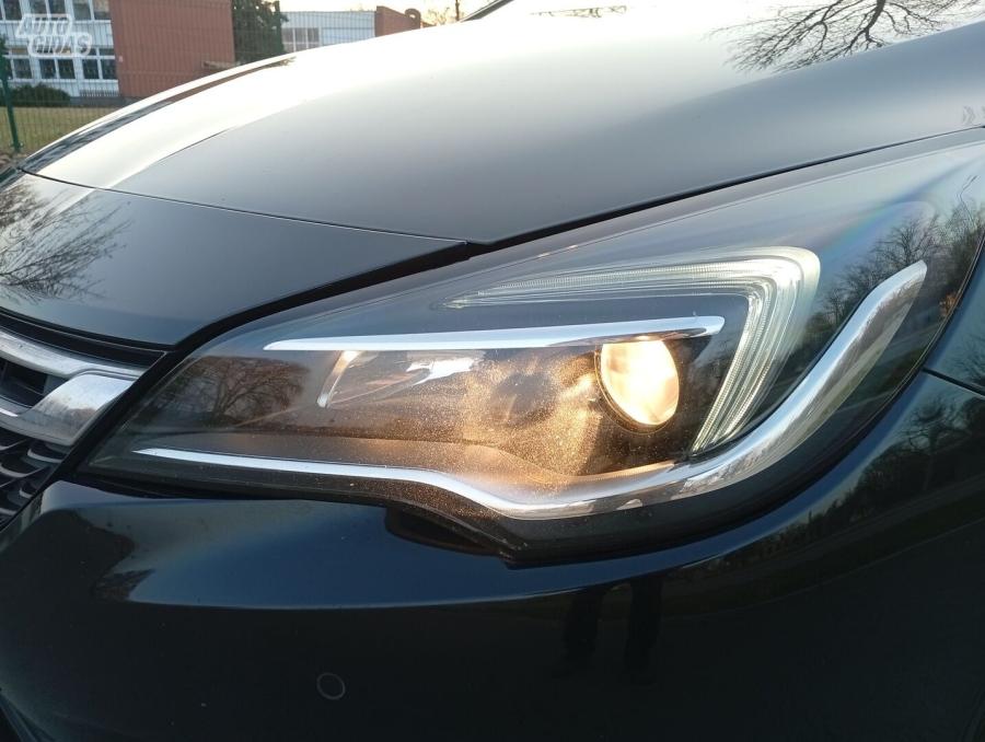 Black Opel Astra 2017 in Vilnius, with an engine capacity of 1.60 L and mileage of 231 thousand km for 5100 €, photo 14 on AUTOMOTO.COM.LV