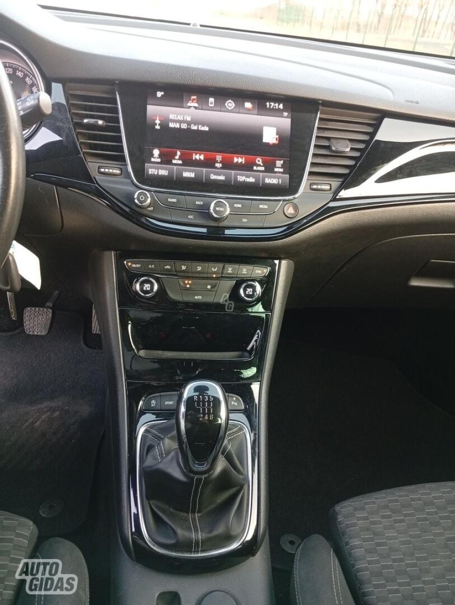 Black Opel Astra 2017 in Vilnius, with an engine capacity of 1.60 L and mileage of 231 thousand km for 5100 €, photo 26 on AUTOMOTO.COM.LV