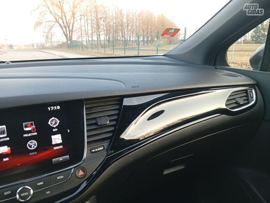 Black Opel Astra 2017 in Vilnius, with an engine capacity of 1.60 L and mileage of 231 thousand km for 5100 €, photo 31 on AUTOMOTO.COM.LV
