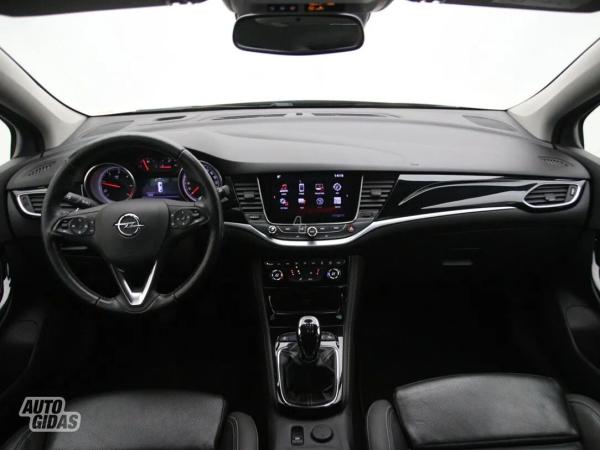 Black Opel Astra 2017 in Vilnius, with an engine capacity of 1.60 L and mileage of 207 thousand km for 7799 €, photo 2 on AUTOMOTO.COM.LV