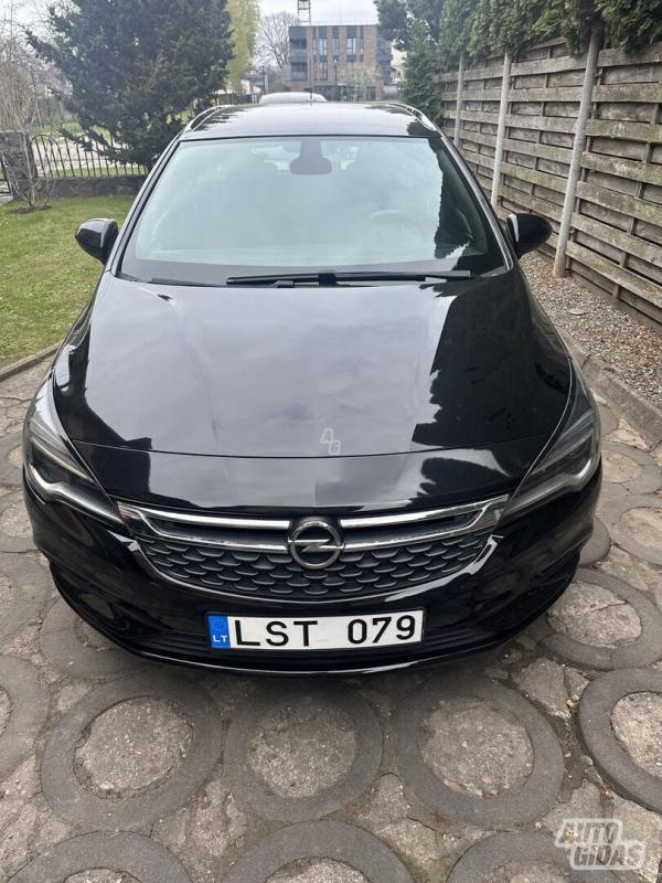 Black Opel Astra 2017 in Panevezys, with an engine capacity of 1.60 L and mileage of 177 thousand km for 5500 €, photo 1 on AUTOMOTO.COM.LV