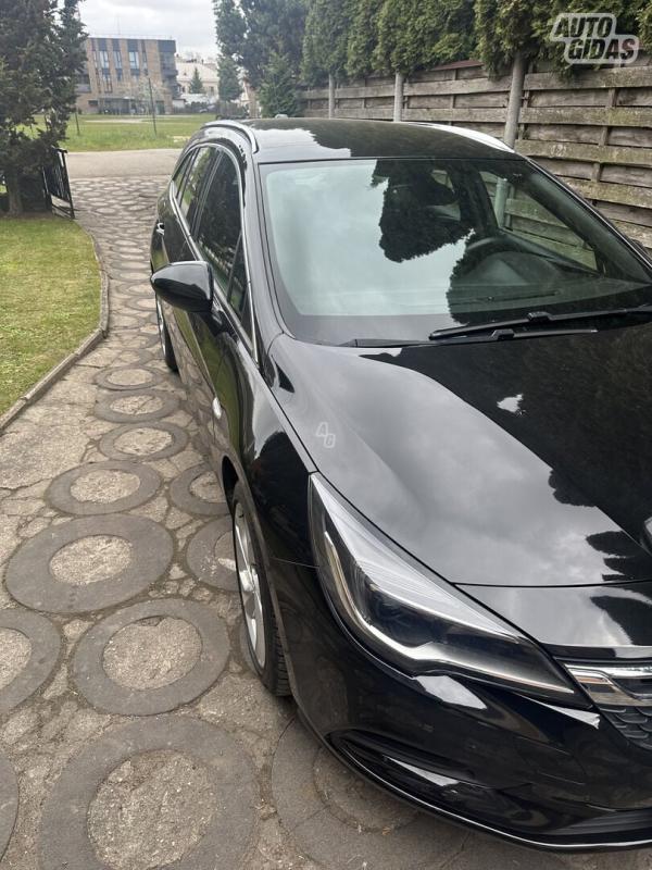 Black Opel Astra 2017 in Panevezys, with an engine capacity of 1.60 L and mileage of 177 thousand km for 5500 €, photo 2 on AUTOMOTO.COM.LV