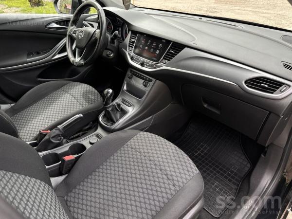 Black Opel Astra 2017 in Liepaja, with an engine capacity of 1.60 L and mileage of 192 thousand km for 6500 €, photo 9 on AUTOMOTO.COM.LV