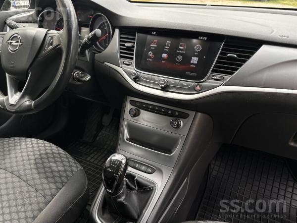 Black Opel Astra 2017 in Liepaja, with an engine capacity of 1.60 L and mileage of 192 thousand km for 6500 €, photo 10 on AUTOMOTO.COM.LV