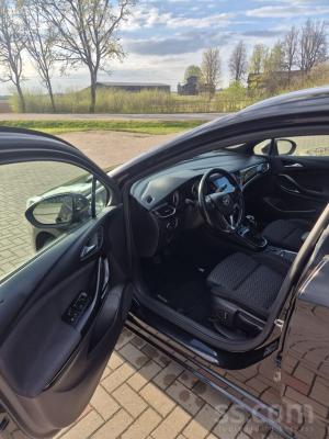 Black Opel Astra 2017 in Cesis, with an engine capacity of 1.60 L and mileage of 300 thousand km for 6000 €, photo 5 on AUTOMOTO.COM.LV