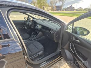 Black Opel Astra 2017 in Cesis, with an engine capacity of 1.60 L and mileage of 300 thousand km for 6000 €, photo 6 on AUTOMOTO.COM.LV