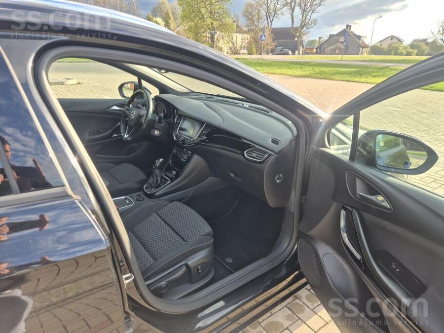 Black Opel Astra 2017 in Cesis, with an engine capacity of 1.60 L and mileage of 300 thousand km for 6000 €, photo 6 on AUTOMOTO.COM.LV