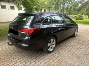 Black Opel Astra 2017 in Jekabpils, with an engine capacity of 1.60 L and mileage of 280 thousand km for 4600 €, photo 5 on AUTOMOTO.COM.LV