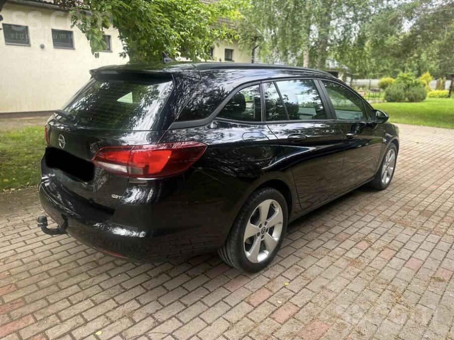 Black Opel Astra 2017 in Jekabpils, with an engine capacity of 1.60 L and mileage of 280 thousand km for 4600 €, photo 5 on AUTOMOTO.COM.LV