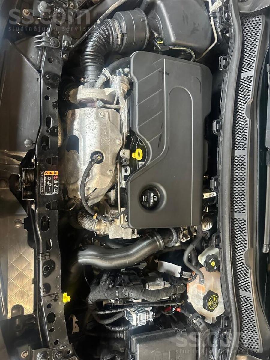 Black Opel Astra 2017 in Jekabpils, with an engine capacity of 1.60 L and mileage of 280 thousand km for 4600 €, photo 7 on AUTOMOTO.COM.LV