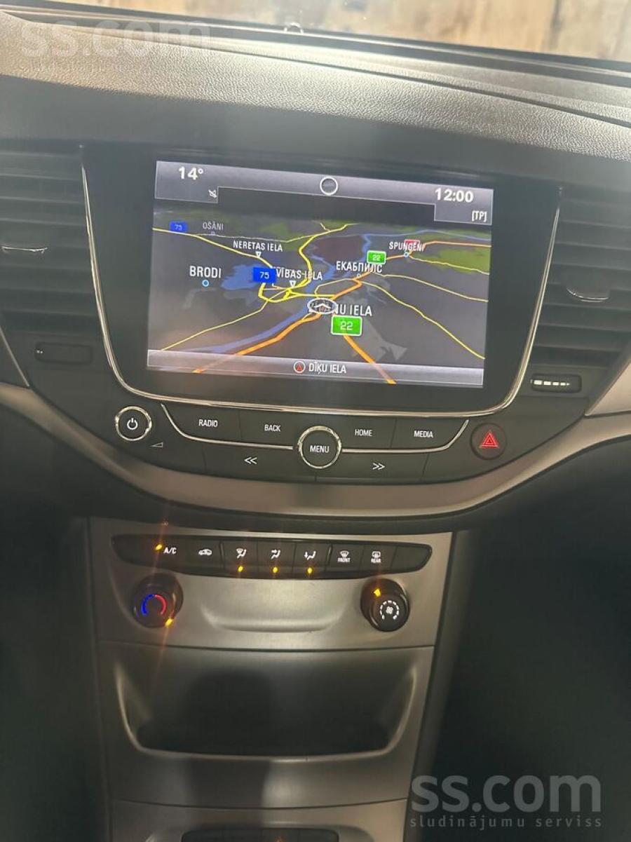 Black Opel Astra 2017 in Jekabpils, with an engine capacity of 1.60 L and mileage of 280 thousand km for 4600 €, photo 8 on AUTOMOTO.COM.LV
