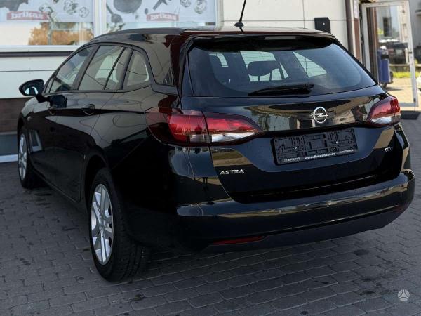 Black Opel Astra 2017 in Kretinga, with an engine capacity of 1.60 L and mileage of 223 thousand km for 5500 €, photo 5 on AUTOMOTO.COM.LV
