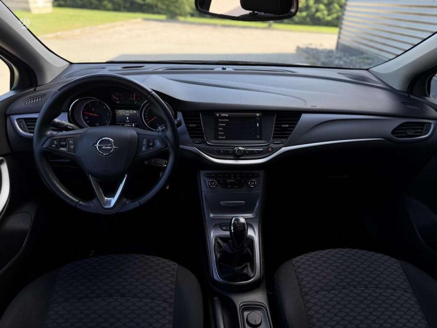 Melns Opel Astra 2017 Kretinga, ar dzinēja tilpumu 1.60 L un nobraukumu 223 tūkst. km par 5500 €, foto 9 vietnē AUTOMOTO.COM.LV