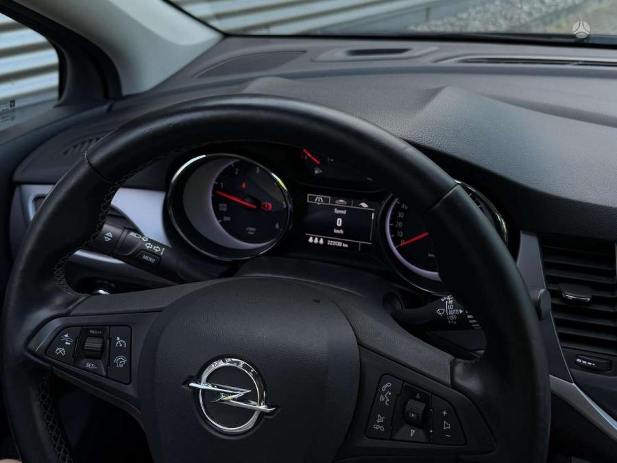 Melns Opel Astra 2017 Kretinga, ar dzinēja tilpumu 1.60 L un nobraukumu 223 tūkst. km par 5500 €, foto 12 vietnē AUTOMOTO.COM.LV